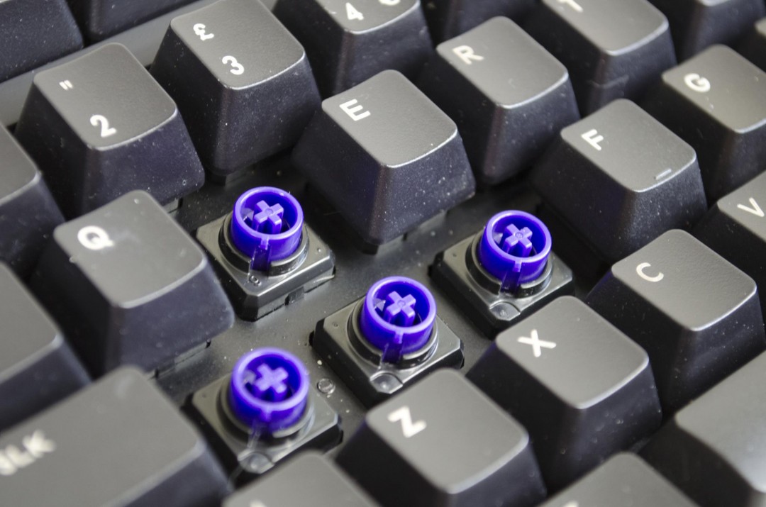 CM STORM NovaTouch TKL Mechanical Keyboard Review - EnosTech.com