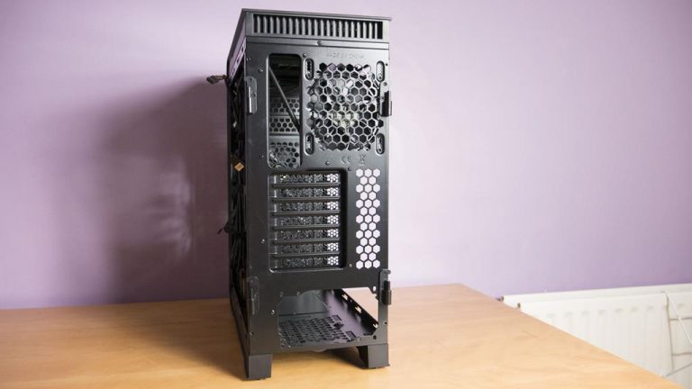 Thermaltake View 32 Tempered Glass RGB Case Review - EnosTech.com
