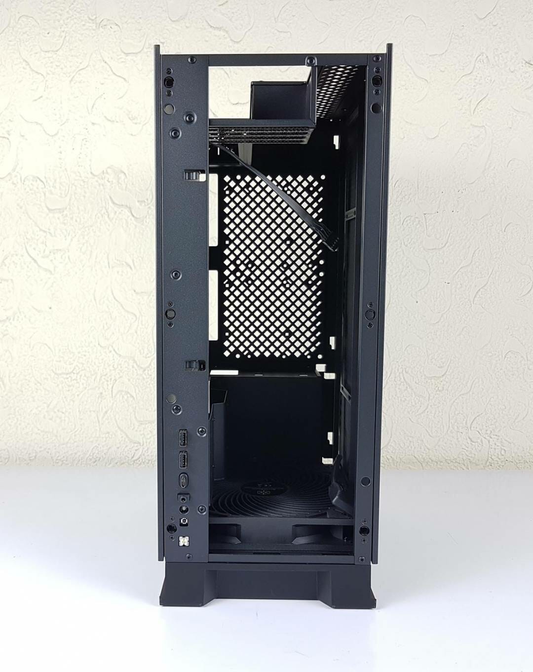 SilverStone ALTA G1M PC Case Review - EnosTech.com