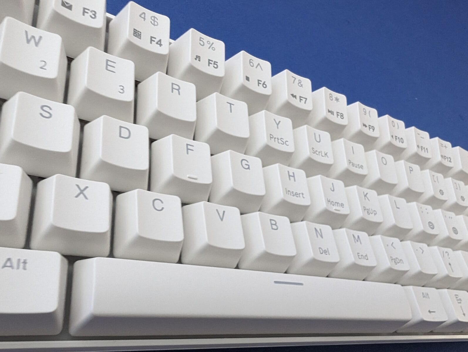 Royal Kludge RK61 60% Wireless Keyboard Review - EnosTech.com