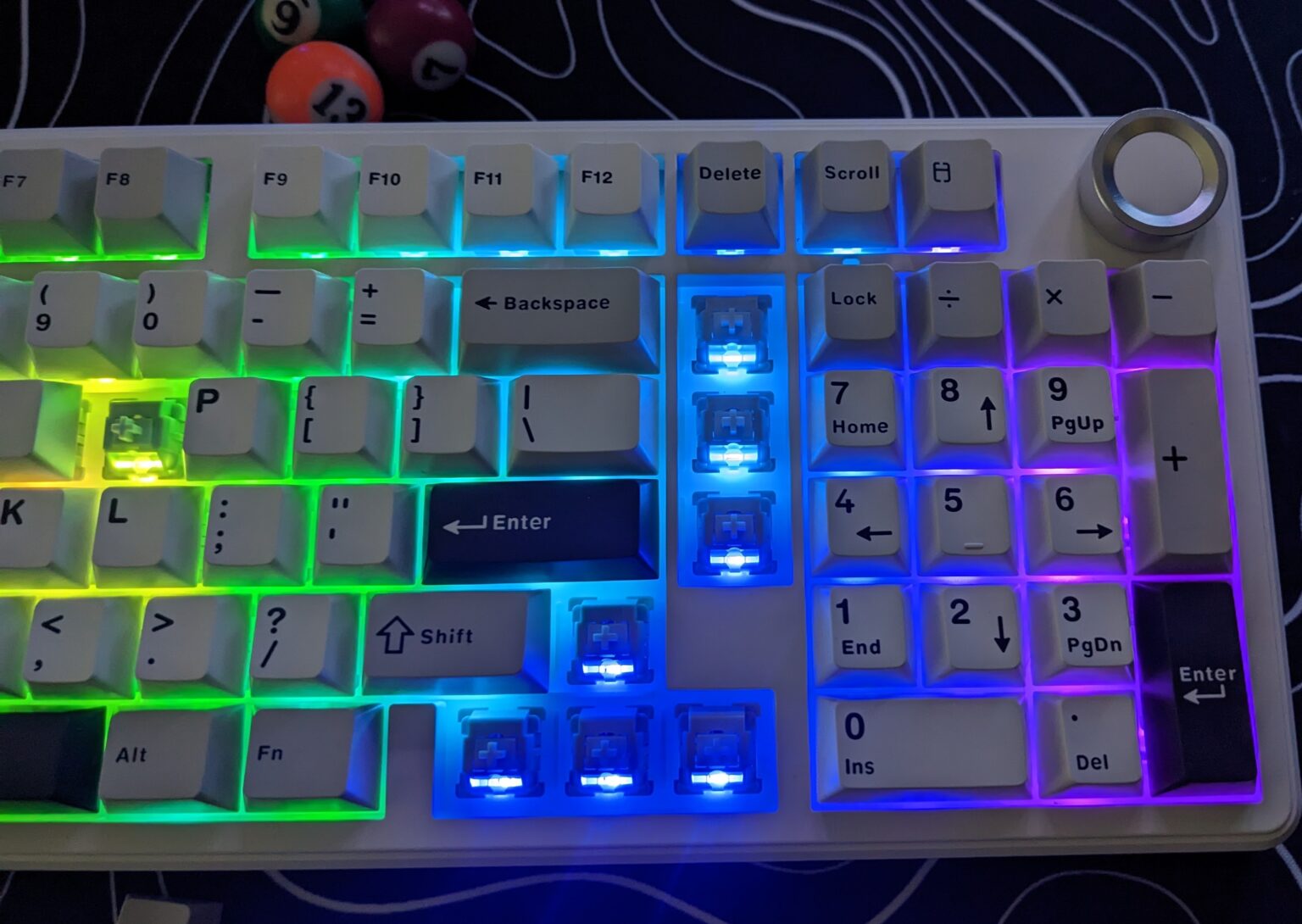 AULA F99 Pro Review: Compact Design, Big Features - EnosTech.com
