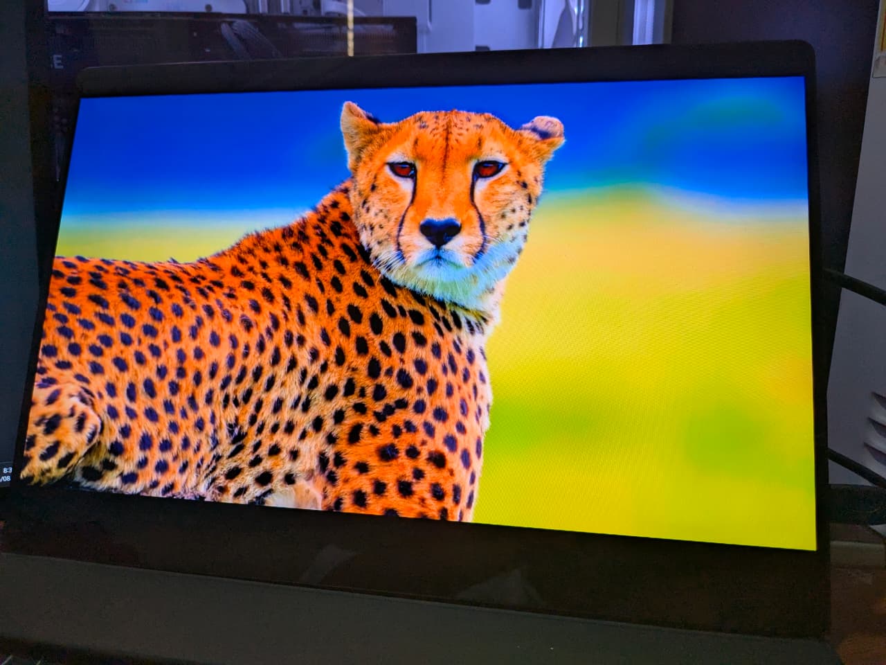 UPERFECT UColor O2 review: Amazing OLED screen in a slim design ...